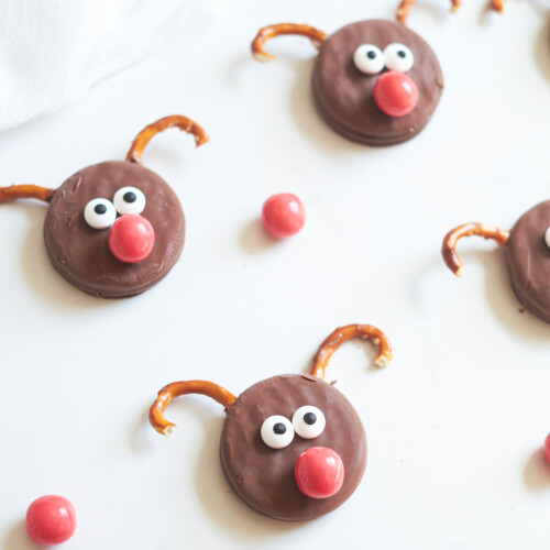 Oreo Reindeers - Recipes From A Pantry