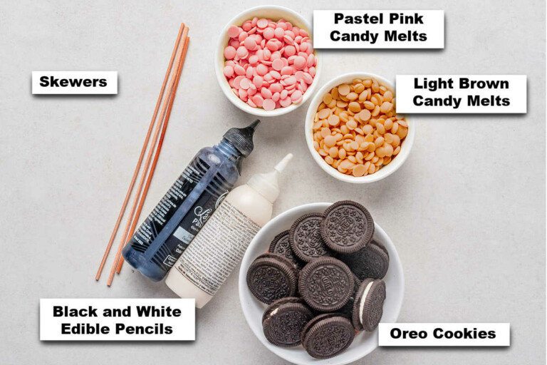 Christmas Oreos Pops - Recipes From A Pantry