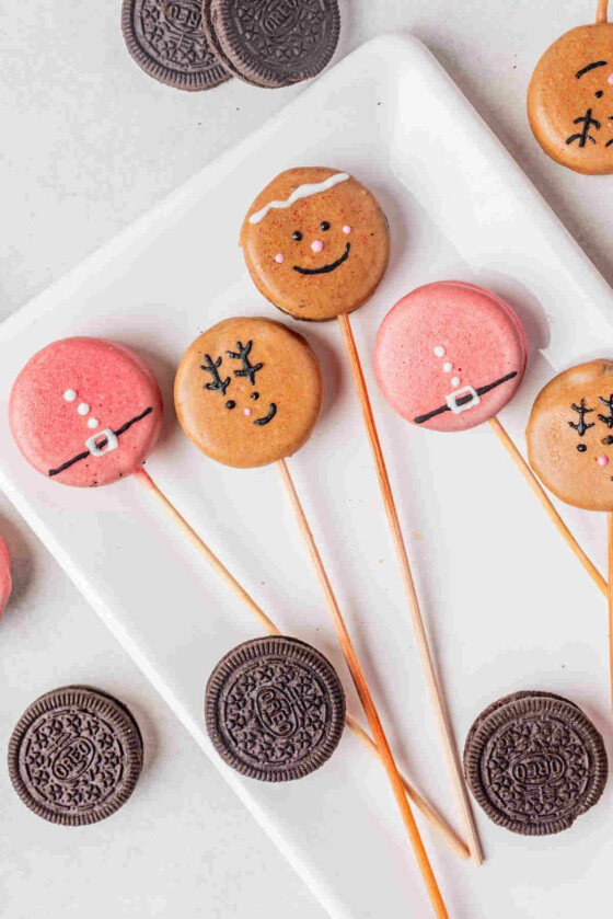 Christmas Oreos Pops - Recipes From A Pantry